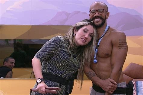 BBB23 Ricardo Alface Tenta Furar O Olho De Cara De Sapato Mas Toma