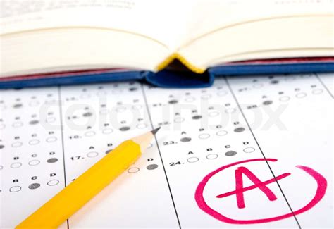 Skole Og Uddannelse Test Score Ark Med Svar Stock Foto Colourbox