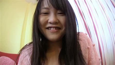 Asiatiques Hairy Oriental Chick Gets Pussy Toyed At C
