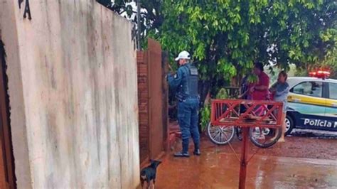 Casal é atacado por vizinho após discussão e idosa de 64 anos morre