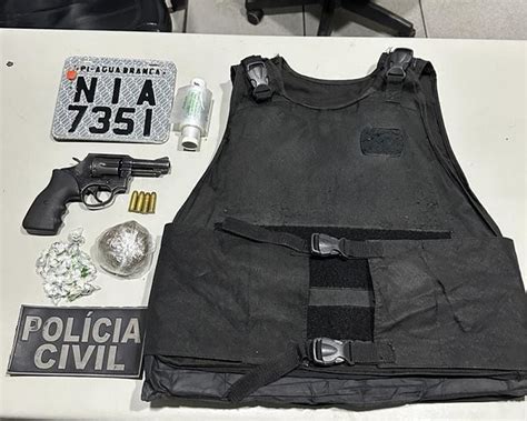 Foragido após saidinha de Natal é recapturado colete balístico e