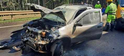 Acidente entre 4 carros deixa 2 mortos na BR 116 em SC saiba quem são