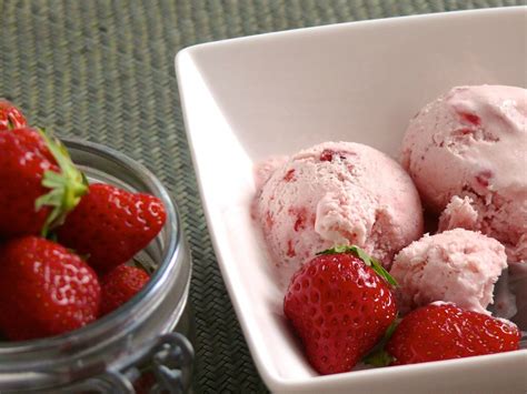 Glace double fraise sans sorbetière Bee made