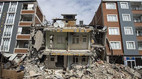 Deprem bölgelerindeki 105 bin 794 bina ağır hasarlı Son Dakika Haberleri
