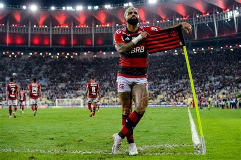 Presidente do Flamengo é questionado sobre o futuro de Gabigol