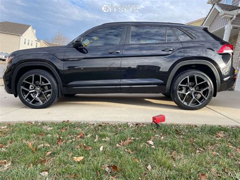 Nitto NT420V 275 40R22 30 7x10 8R22 207480 Custom Offsets