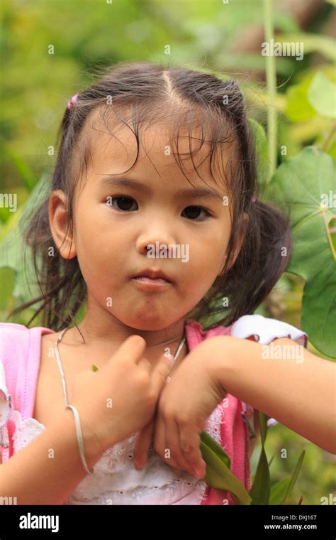 Jolie petite fille thaïlandaise Photo Stock Alamy