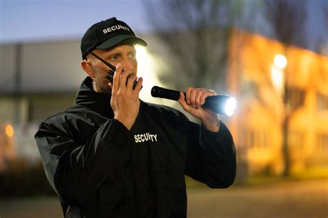 Reasons To Hire Security Guards For A Retail Business