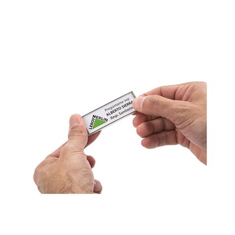 Badge nominatif avec fermeture magnétique PLM 64