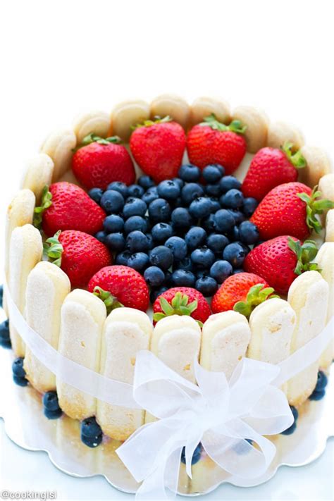 White Chocolate Strawberry Cake