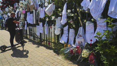 Suicide de Lindsay une marche blanche devant son collège le 18 juin
