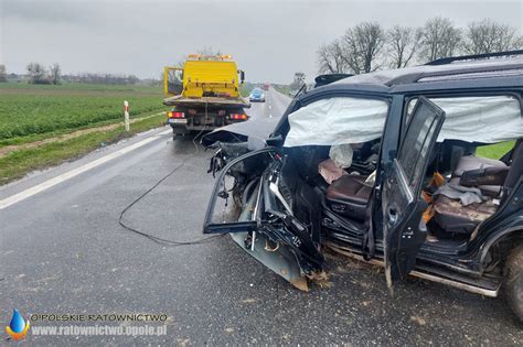 Tragiczny wypadek na DK 46 Nysa Opole Na miejscu zginęły 2 osoby O