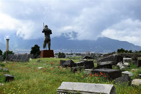 Pomp I Statues Pomp I Campanie Italie Routard