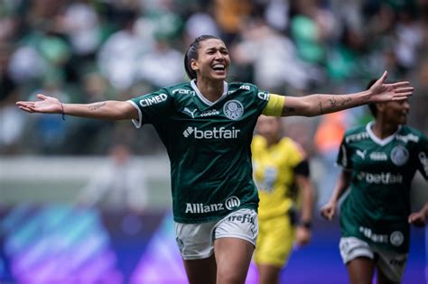 DIGA QUE FICO Depois de muito silêncio Palmeiras anuncia