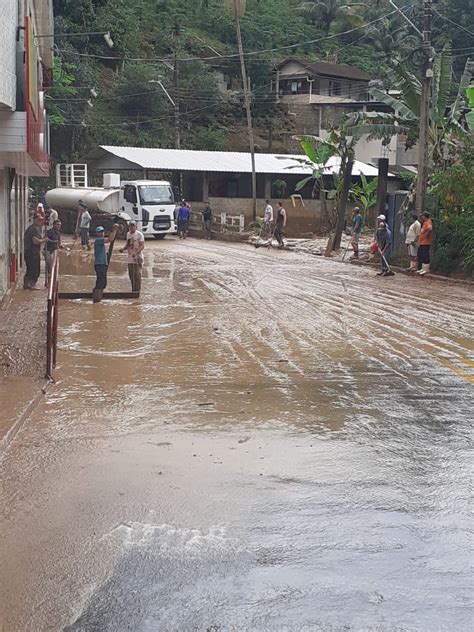 Folha Iconha Chuva Forte Provoca Alagamentos E Transtornos Em Iconha