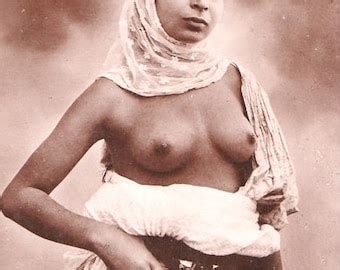 Reprinted Old Postcard Photograph Of Topless Polynesian Girl Tahiti An