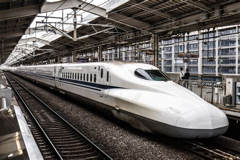 Shinkansen Express Japan The Fastest Train In The World 240 To 320 Km H