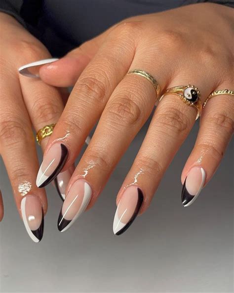 Here Are The Best Minimalist Nail Trends To Copy In Gel Nails