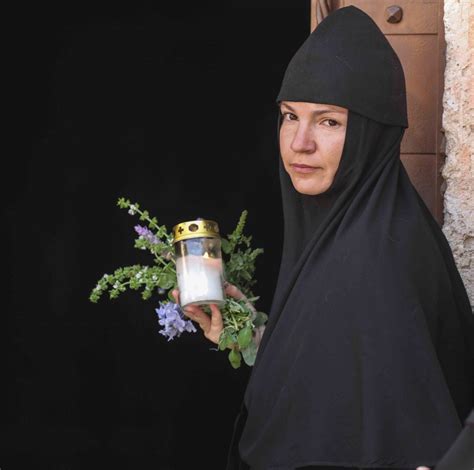 Veiled Women Of The Holy Land New Trends In Modest Dress At Israel