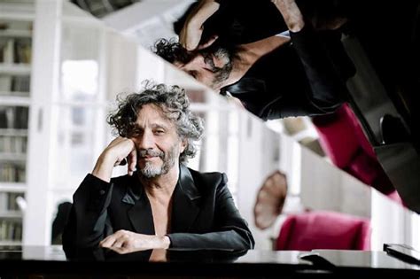 Un vestido y un amor de Fito Páez La historia