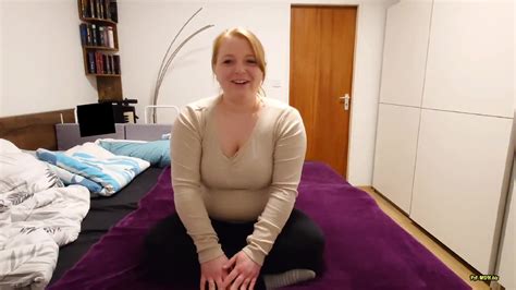 Lovely Mia Mein Erstes Mal Nackt Vor Der Kamera JustPorn To