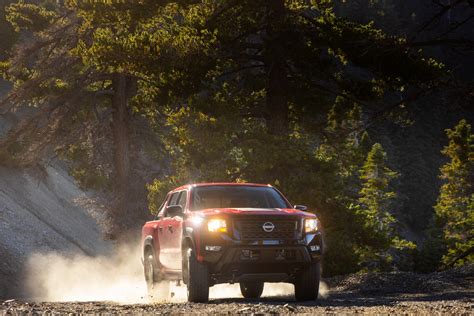 Nissan Frontier Mid Sizer Kicks Off At Adds Sl Trim And