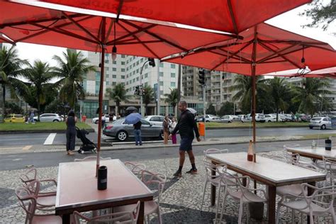 Médicos já tinham pago conta quando crime ocorreu diz dono de quiosque