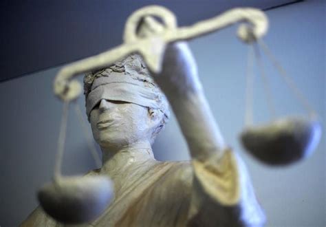 Mann verschickt Nacktfotos an 14 Jährige