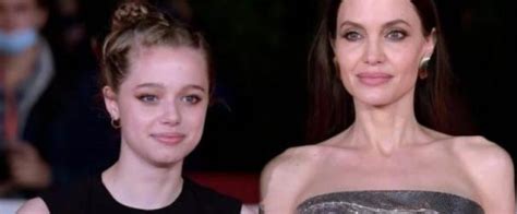 La hija de Angelina Jolie Shiloh de 16 años inició su primer romance