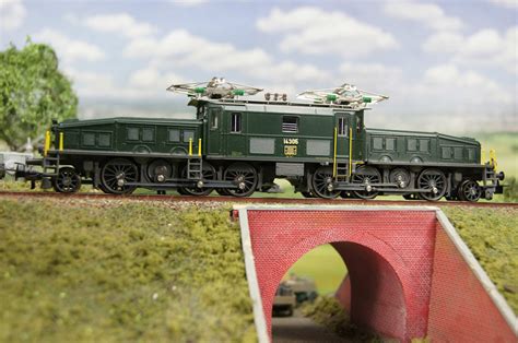 Märklin H0 3556 SBB E Lok Krokodil BR Ce 6 8 III No 14305 mit 5
