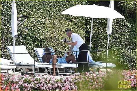 Photo Kobe Bryant Shirtless Portofino 13 Photo 3936400 Just Jared