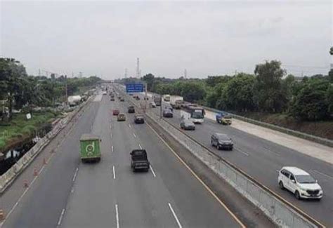 Volume Lalu Lintas Selama Arus Libur Nataru 2023 2024 Di Jalan Tol Ruas