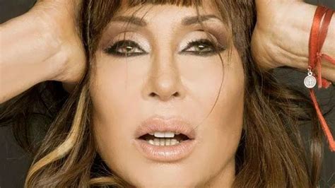 Moria Casán se volvió viral al cambiarse de lugar en la foto de los