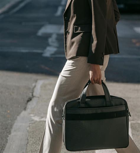 Mulheres Ocupam Menos De Um Ter O De Cargos De Gest O E Lideran A Nas