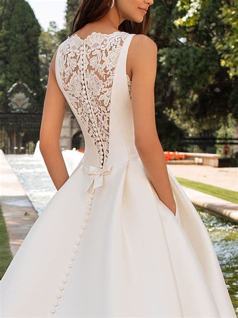 Muses Elenco par Pronovias Boutique de robe de mariée de Créateurs
