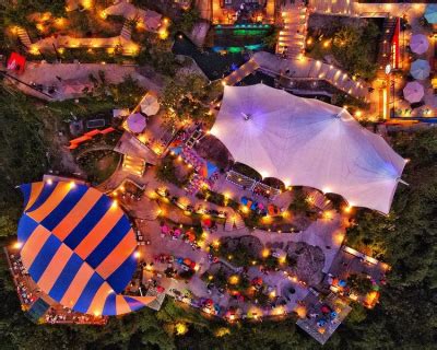 Obelix Hills Spot Terbaik Menikmati Sunset Dari Ketinggian