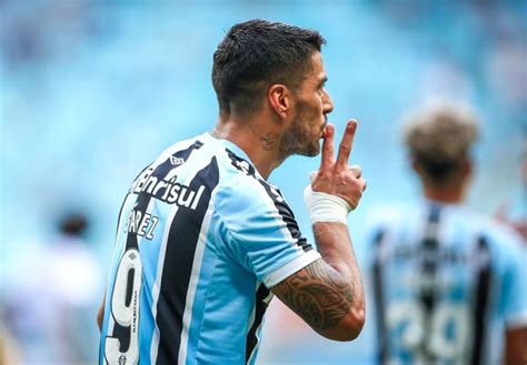 Luis Suárez anota un doblete en otra victoria del Gremio Proceso Digital