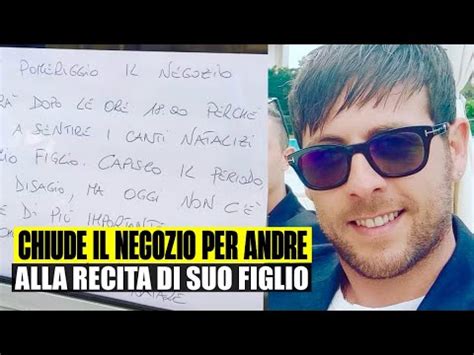 PAPÀ CHIUDE IL NEGOZIO PER ANDARE ALLA RECITA DEL FIGLIO E LASCIA