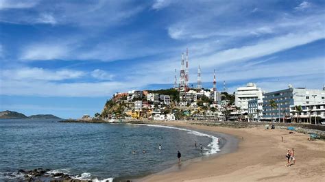 Playas de Mazatlán Restringen actividades por viento y oleaje elevado