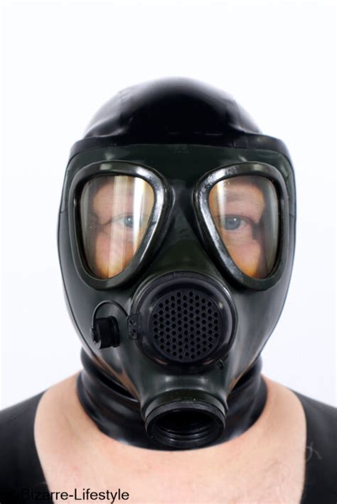Romanian Gas Mask M85 With Drinking Connection And Hood Bizarre Rub