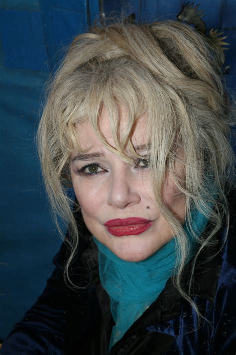Photo Exclusif Armande Altaï Messe des forains chantée par