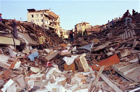 Marmara Depremi nin 16 Yılı Anadolu Ajansı
