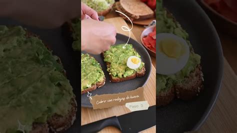 Pan tostado con aguacate huevo y muuuuuuucho amor súper fácil y