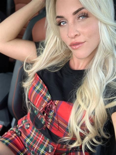 Hot Selfies 46 Pics