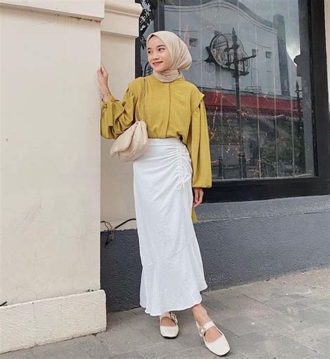 Inspirasi OOTD HIjab Pakai Rok Serut Kekinian Ala Selebgram Stylo