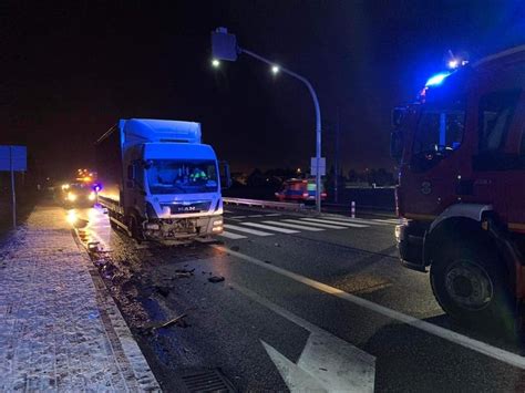 Wypadek w Tuszynie na drodze krajowej numer 12 Samochód osobowy