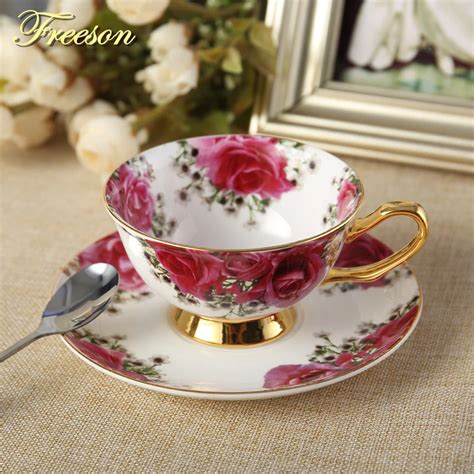 Duszpasterska Rose Porcelany Kostnej Fili Anka Do Herbaty Ze Spodkiem
