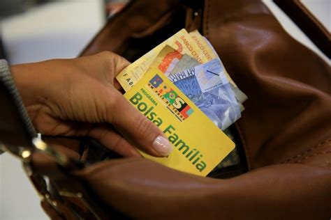 Bolsa Família paga R 684 em média a beneficiários NIS final 2