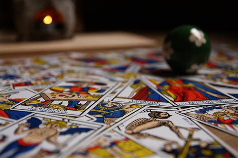 Cómo leer las cartas de tarot sin saber 7 pasos