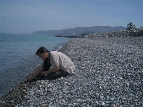 パワーの宿る聖なる石翡翠ヒスイを自らの手で糸魚川市ヒスイ海岸 新潟県 トラベルjp 旅行ガイド